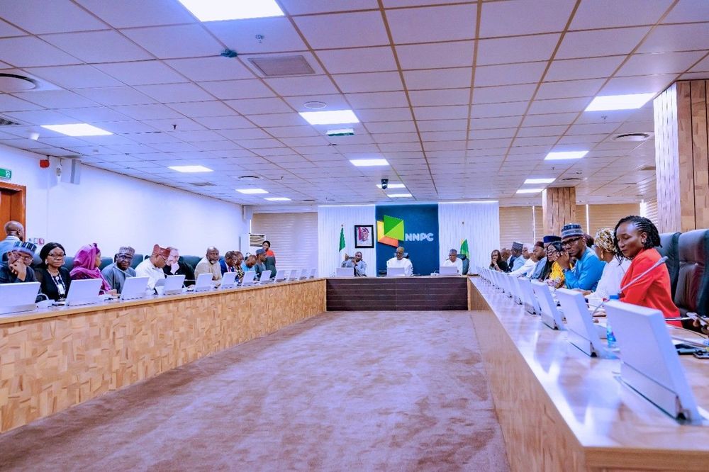 EFCC EXECUTIVE CHAIRMAN’S VISIT TO GCEO NNPC LTD & LECTURE ON BUSINESS ...